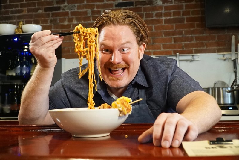 Man vs. Food mit Casey Webb S03E03: Ghost Chili in Worcester (Worcester ...