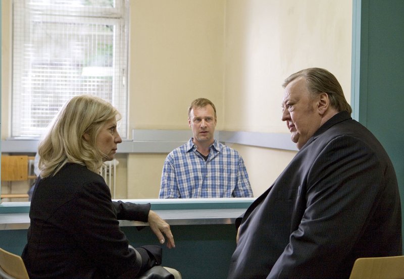 Der Dicke S03E01: Falsches Spiel – fernsehserien.de