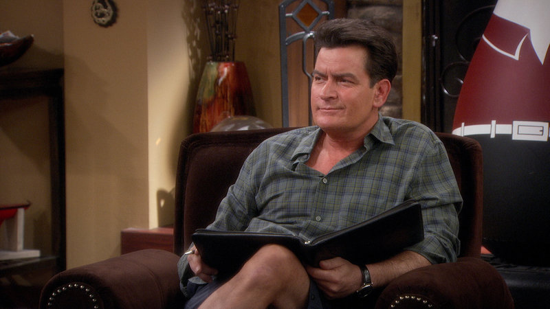 Anger Management S02E57: Charlie will alles vertuschen (Charlie Catches ...