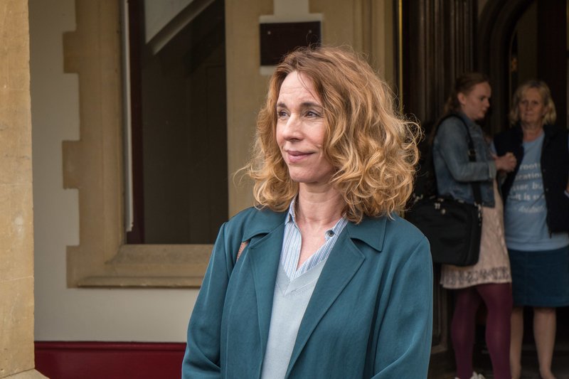 Inspector Barnaby S20E02: Schmetterlinge sterben früh (Death Of The ...