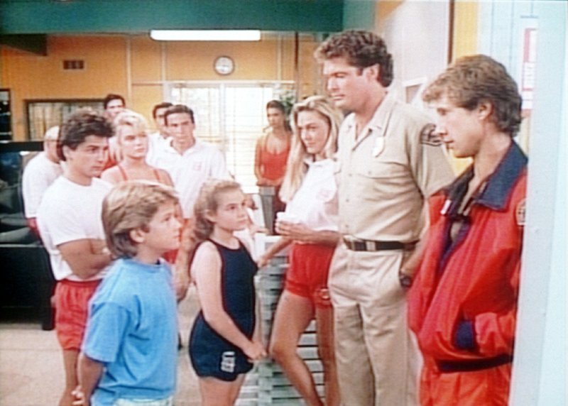 Baywatch S01E07: Der große Fischzug (The Sky Is Falling) – fernsehserien.de