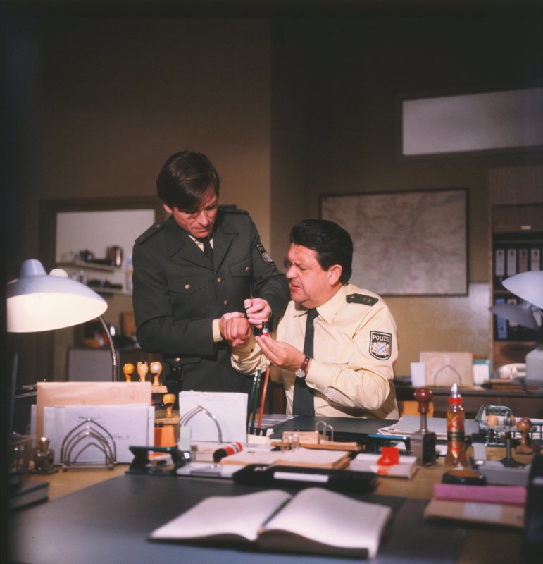 Polizeiinspektion 1 S04E02: Große Scheine – fernsehserien.de