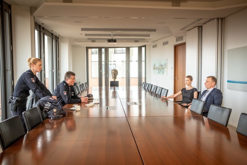 Notruf Hafenkante S13E11: Die Sex-Party – fernsehserien.de