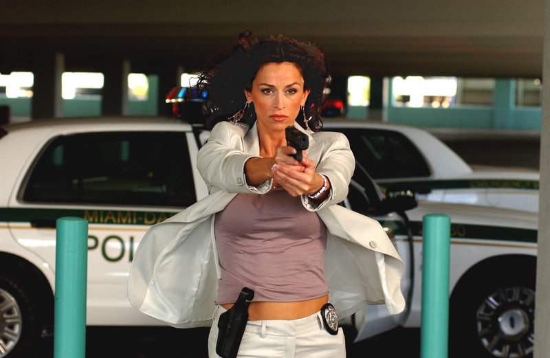 CSI: Miami S01E02: Eine explosive Mischung (Losing Face) – fernsehserien.de