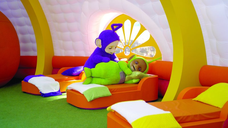 Teletubbies (2015) S01E13: Matschige Fußspuren (Muddy Footprints ...