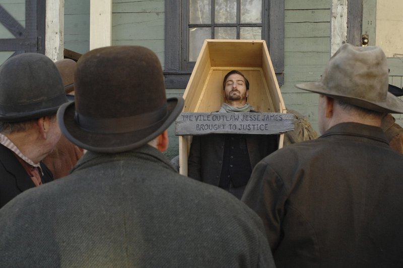 Timeless S01E12: Wer ist der Mörder von Jesse James? (The Murder Of ...
