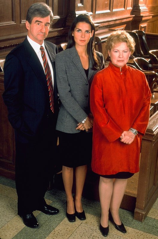 Law & Order S11E23: Rauchende Colts (Judge Dread) – fernsehserien.de