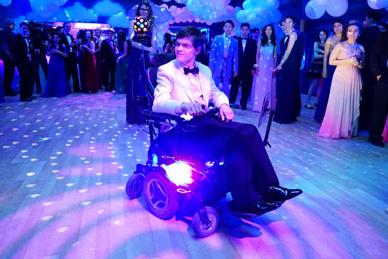 Speechless S01E21: Der „Nein-Danke-Ball“ (P-r-- Prom) – fernsehserien.de