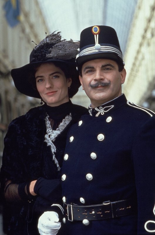 Agatha Christie’s Poirot S05E06: Die Pralinenschachtel (The Chocolate ...