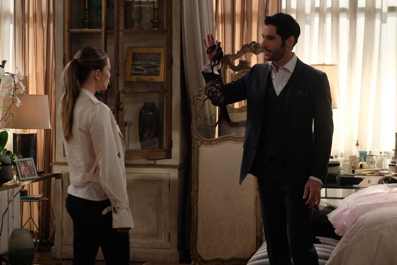 Lucifer S03E21: Der bessere Pierce (Anything Pierce Can Do I Can Do ...