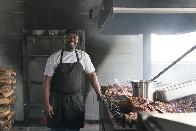 Man Fire Food – Barbecue Roadtrip durch die USA Staffel 6 Episodenguide ...