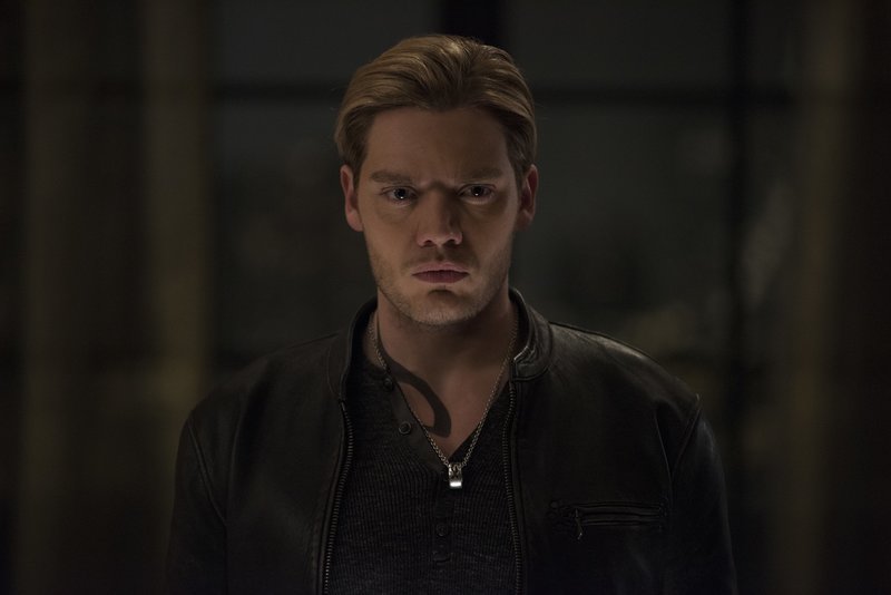 Shadowhunters: Chroniken der Unterwelt S03E08: Ein Weg in der ...