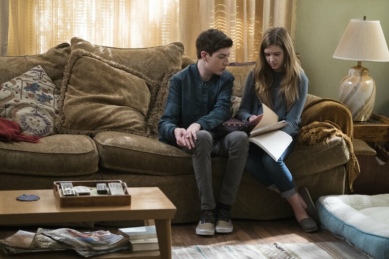 Speechless S02E17: Horror macht Schule! (2) (A-c-- Action ...