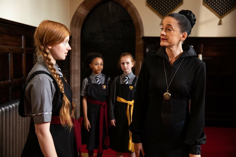 Eine lausige Hexe (2016) S04E13: Verhexter Zauber (2) (The Witching ...