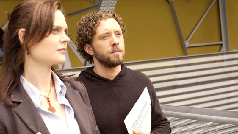 Bones – Die Knochenjägerin S01E01: Die Frau im Teich (Pilot ...