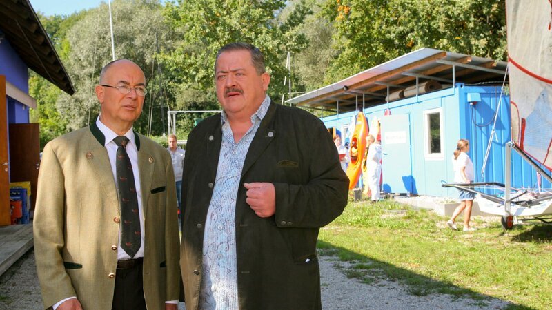 Die Rosenheim-Cops S15E09: Vertrauen ist gut, Kontrolle ist besser ...