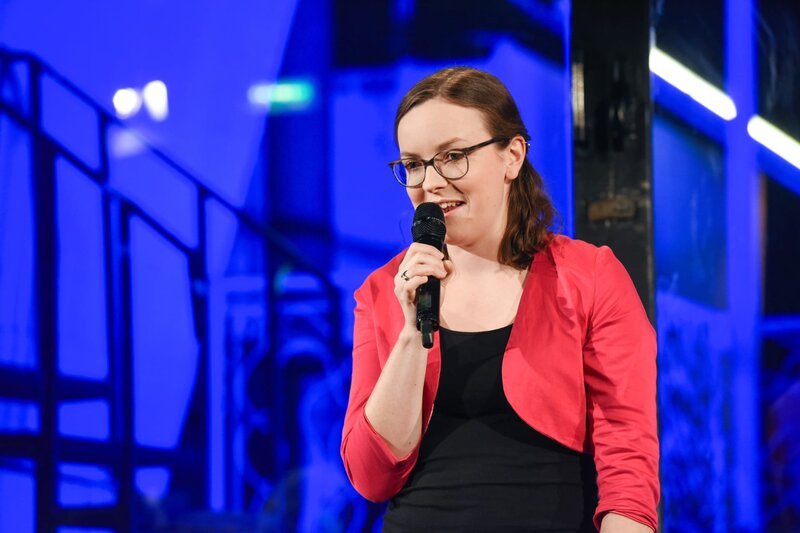 Till Reiners’ Happy Hour 4: Folge 4 – fernsehserien.de
