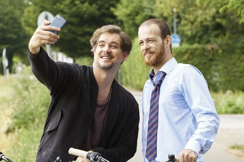 Unter uns (UU) 6962: David und Tobias erweisen sich als gutes Team ...