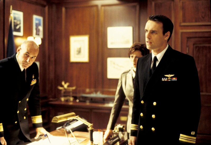 J.A.G. – Im Auftrag der Ehre S03E12: Mord im Hangar (Someone To Watch ...