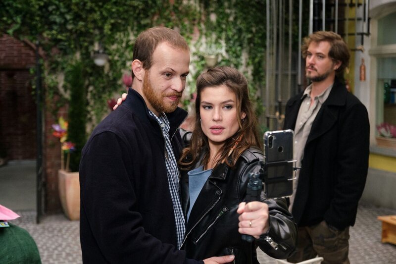 Unter uns (UU) 7032: Vivien hat nach dem Kuss mit David Gewissensbisse – fernsehserien.de