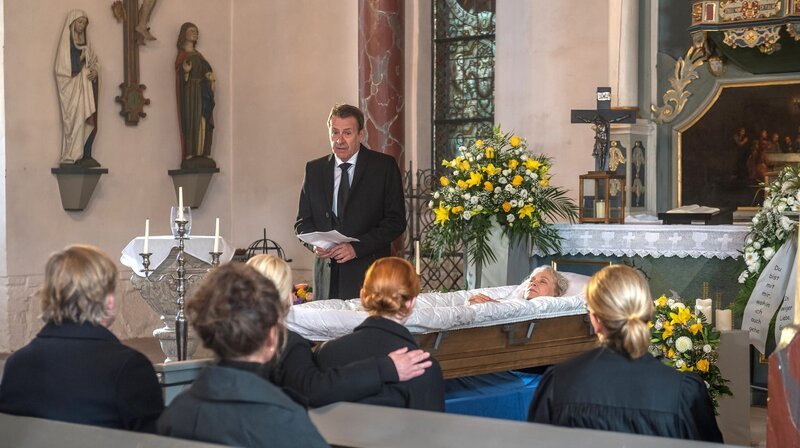 Rote Rosen (RR) 3709: Anekdoten – fernsehserien.de