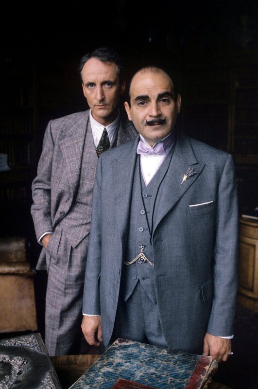 Agatha Christie’s Poirot S01E07: Eine Tür fällt ins Schloss (Problem At ...