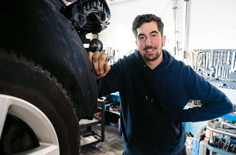 Passt, wackelt und hat Luft S04E03: Schwein gehabt?! Azubi Neele ist ...