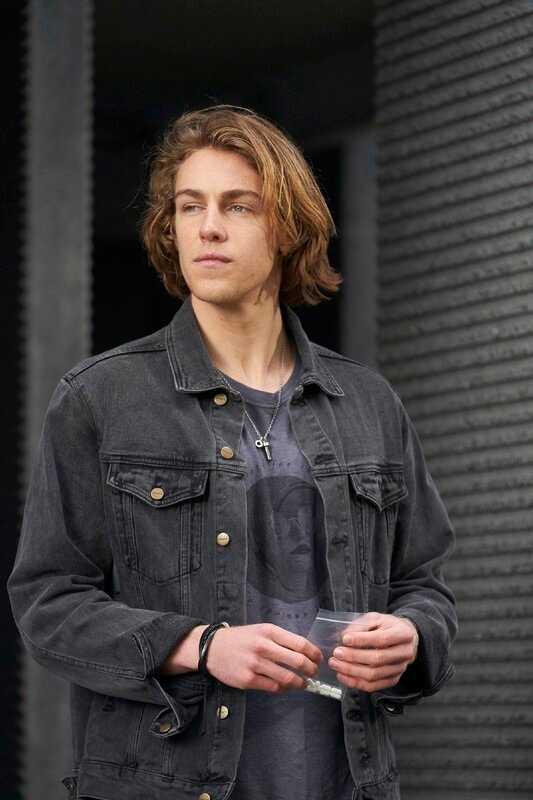 One of Us Is Lying S01E03: Einer von uns ist nicht wie die anderen (One ...