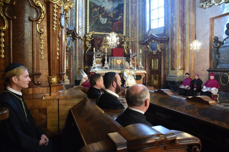 kreuz und quer Das Land, der Bischof und das Böse – fernsehserien.de