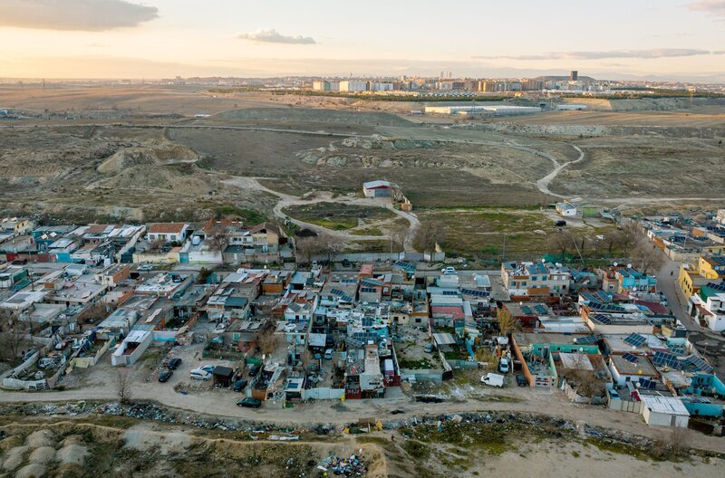 ARTE Re: 1088: Europas größter Slum – Die Cañada Real in Madrid ...