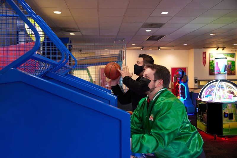 Adam Eats the 80s – Fast Food Classics S01E06: Kindheitsträume (Child’s ...