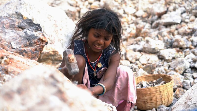 rec. 51: Glitzermineral Mica – Kinderarbeit für unsere Autos, Handys und Kosmetik – fernsehserien.de