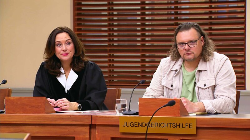 Ulrich Wetzel – Das Jugendgericht S01E35: Randalierte Mitbewohner in WG ...