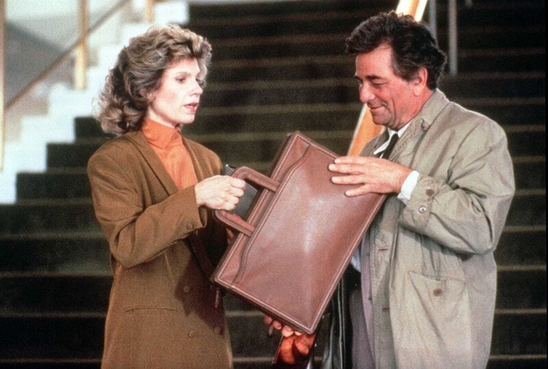 Columbo S08E03: Black Lady (Sex And The Married Detective ...