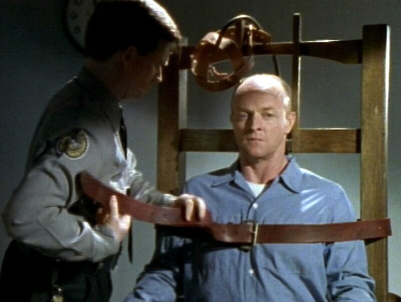 X-Factor: Das Unfassbare S03E02: Truck Stop / Die Spieluhr / Pfandleihe ...