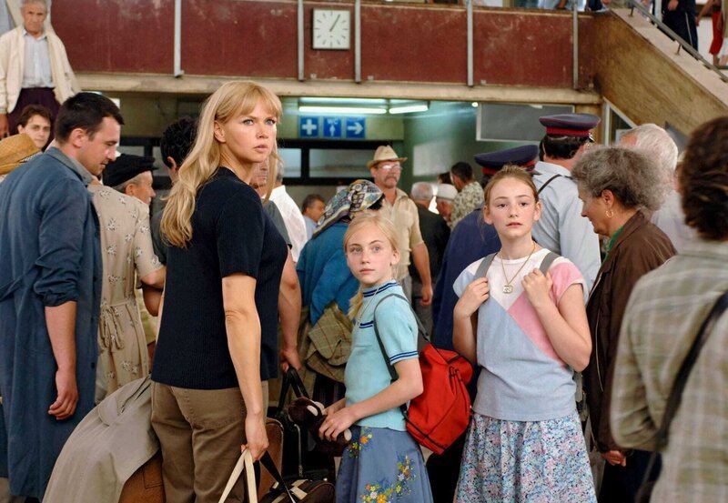 Die Frau vom Checkpoint Charlie 1: Teil 1 – fernsehserien.de