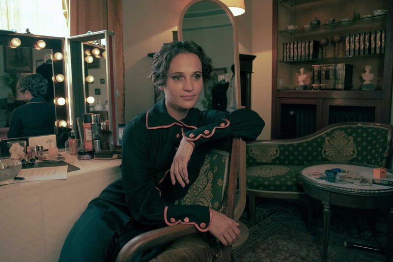 Irma Vep S01E08: Die schreckliche Hochzeit (The Terrible Wedding ...