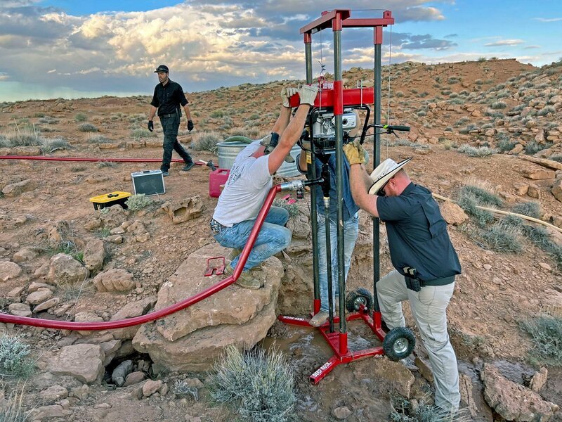 Das Geheimnis der Skinwalker Ranch S04E08: Im Untergrund (Between The ...