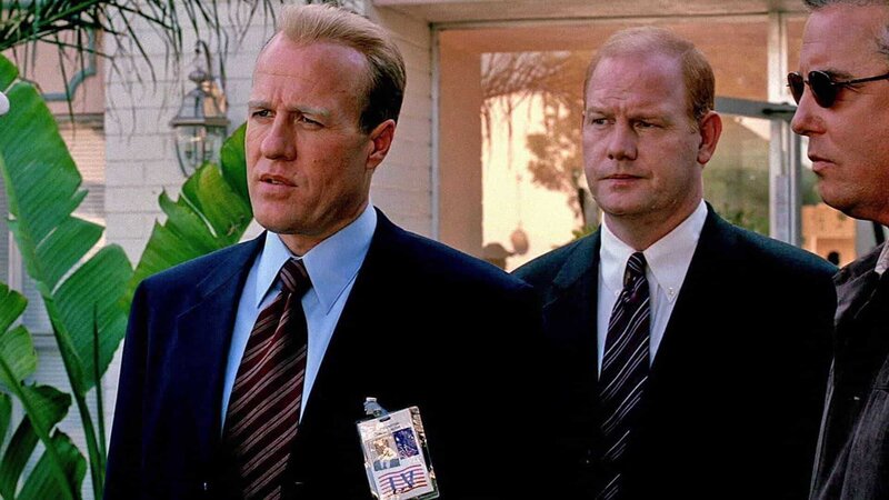 CSI: Vegas S01E23: Mit dem Rücken zur Wand (The Strip Strangler ...