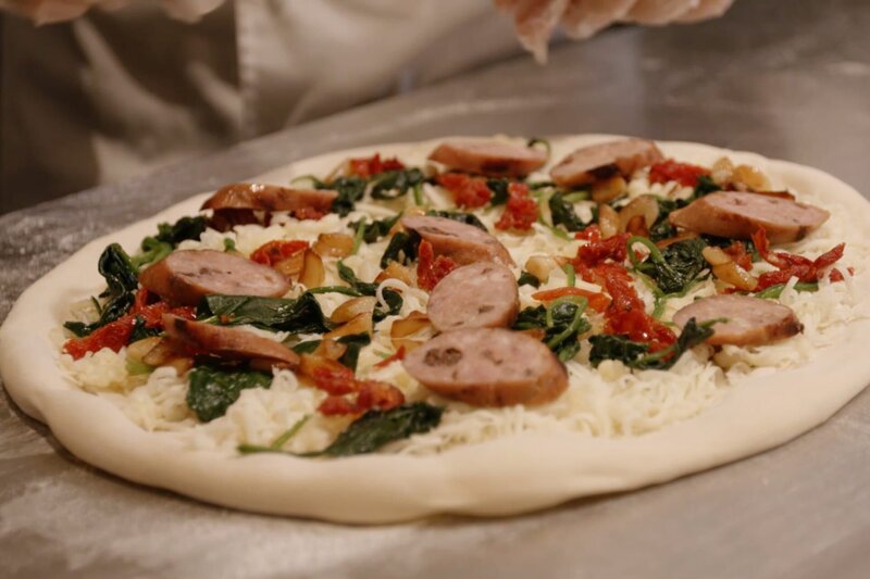 Adam Eats the 80s – Fast Food Classics S01E07: Entscheidende Jahre ...