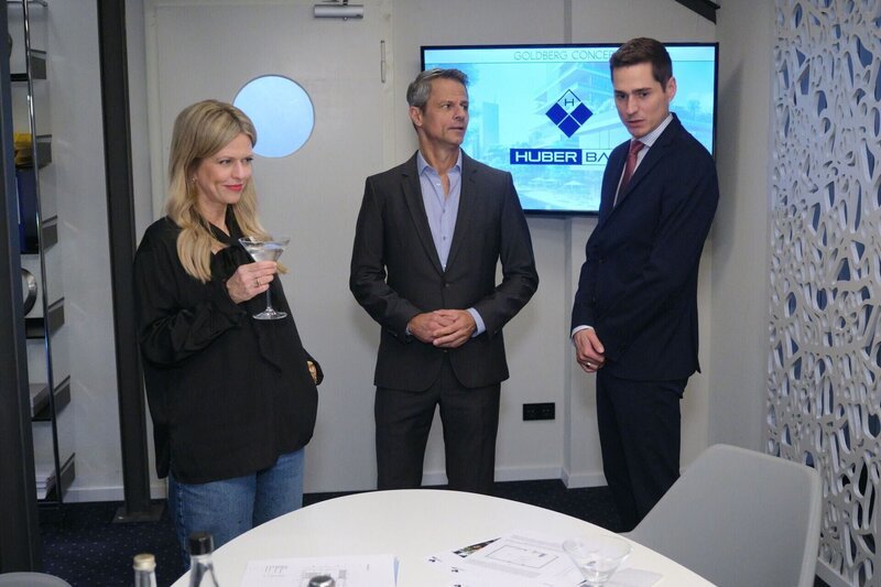 Unter uns (UU) 7291: Cecilia tadelt Valentin, weil er Paula versetzt ...