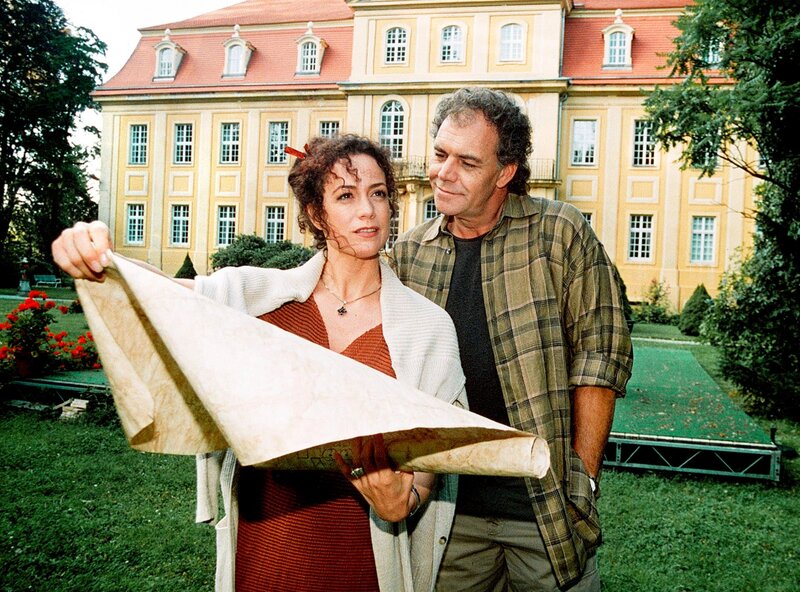 Der Rosengarten 1: Das Geheimnis des Rosengartens – fernsehserien.de