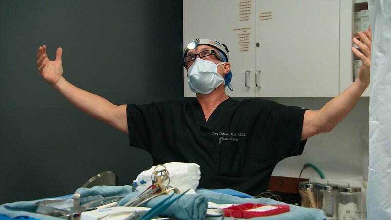 Botched S01E01: Menschliche Puppe (Human Dolls) – fernsehserien.de