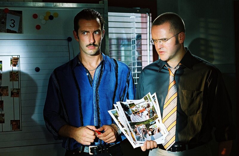 Mit Herz und Handschellen S01E08: Bussi für den Mörder – fernsehserien.de