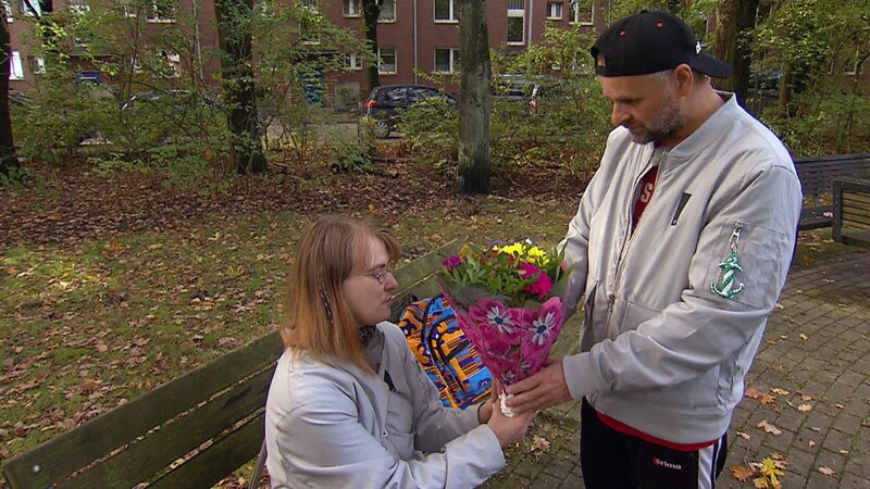 Hartz Rot Gold S04E06: Überraschende Ereignisse – fernsehserien.de