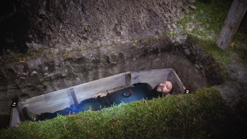 Ghost Loop S01E01: Das Spukhaus in Florida (Cradle To The Grave ...