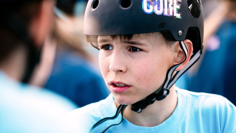 SRF Kids – Next Level S04E01: Slalom-Alarm: Wer schafft den Kickboard ...