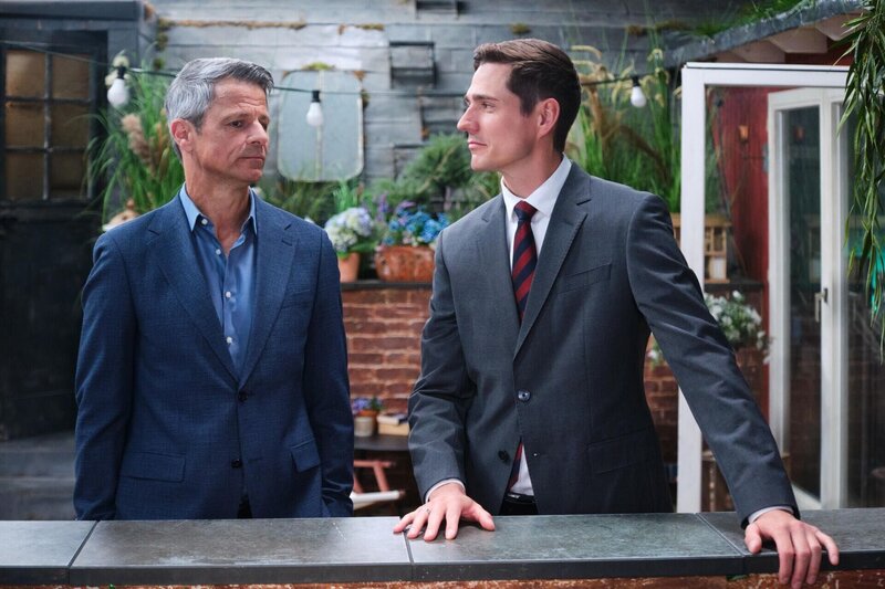 Unter uns (UU) 7667: Besuch aus dem Jenseits – fernsehserien.de