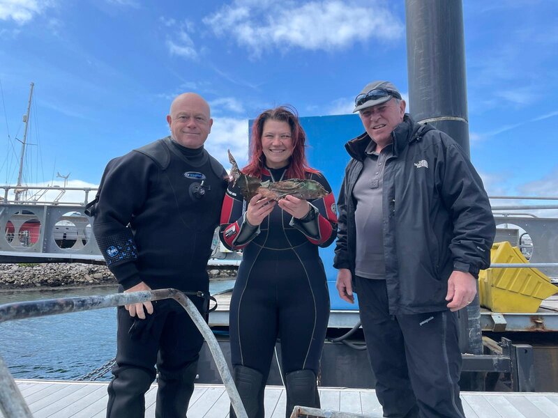 Ross Kemp – Schatzsuche am Meeresgrund S01E04: Waffenschmuggler (Gun ...