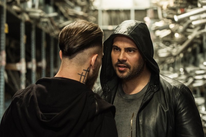 Gomorrha – Die Serie S03E08: Drei Kreuze (Guerra aperta) – fernsehserien.de